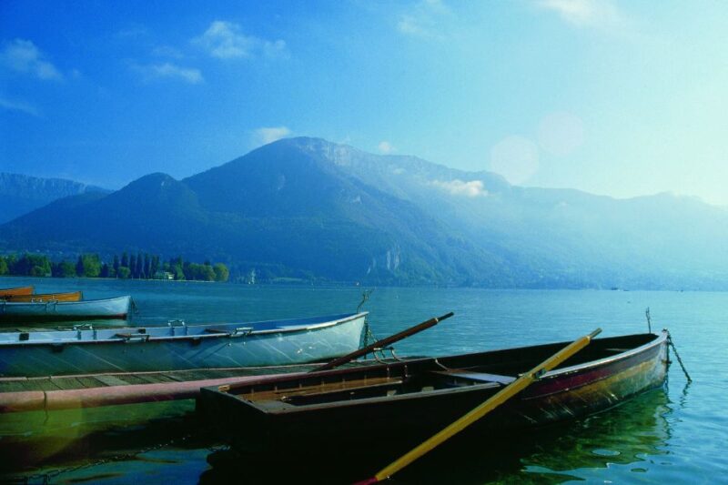 Geneva: Annecy, the Venice of the Alps and Geneva City Tour - Discovering Geneva