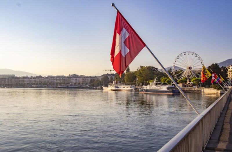Geneva: Express Walk With a Local in 60 Minutes - Insider Recommendations for Bars, Cafes, and Restaurants