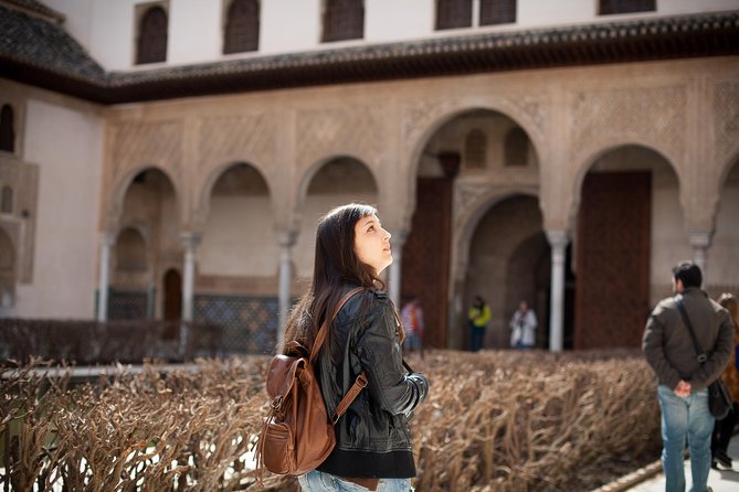 Granada Day Trip With Alhambra and Albaicin Tour From Seville - Discovering the Albaicin Quarter