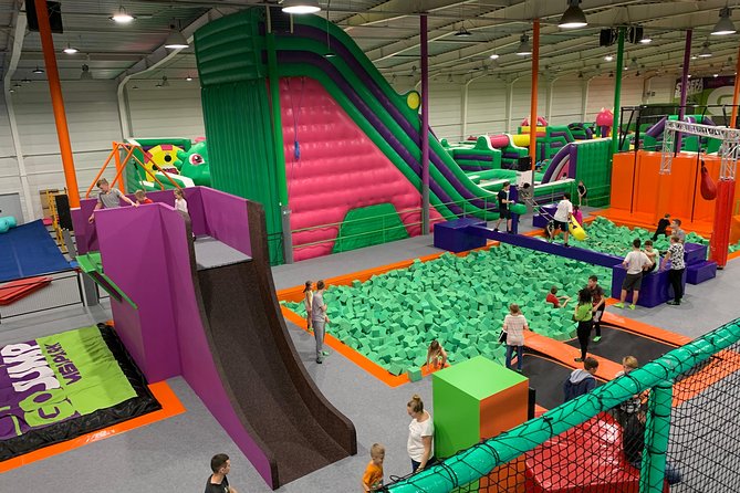 Great Fun in GOJUMP MEGAPARK Kraków-Sikorki - 2 Hours Ticket - Visitor Capacity and Feedback