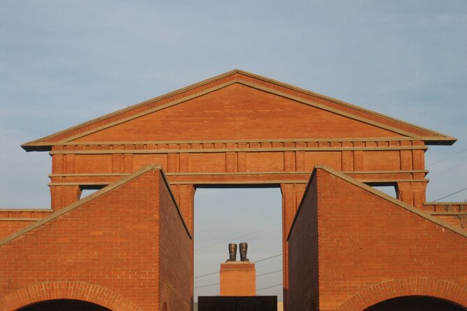 Guided Tour With Admission in Memento Park - Accessibility and Convenience for Visitors
