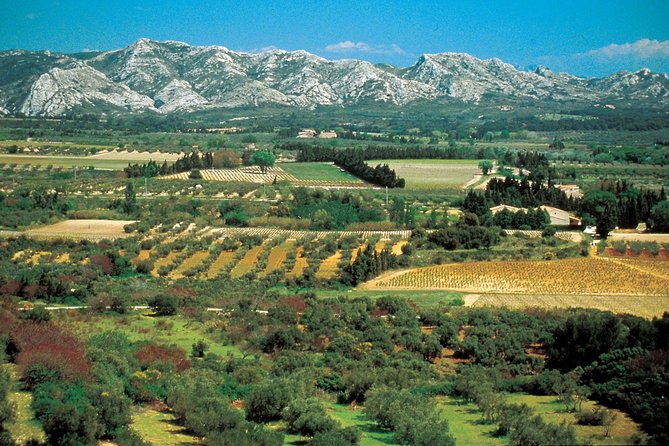 Half-Day Baux De Provence and Luberon Tour From Avignon - Personalized Small Group Tour Experience