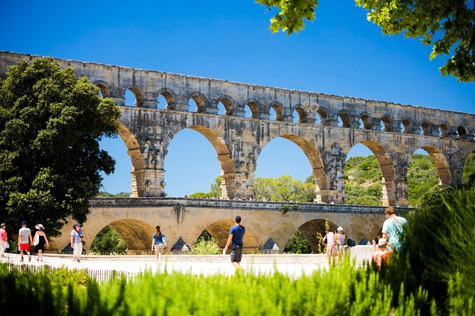Half Day Pont-Du-Gard, Uzès, Nîmes Tour From Avignon - Exploring Uzès