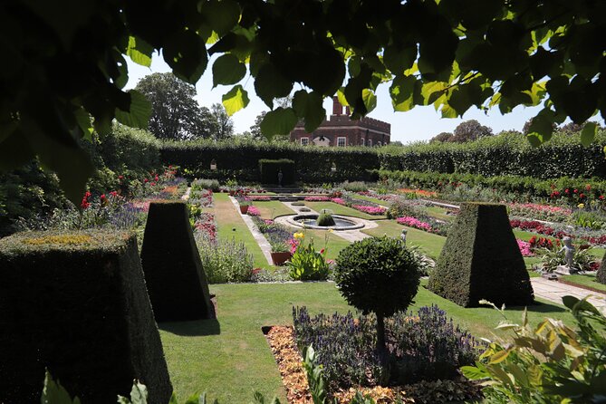 Hampton Court Guided Tour. Full Day Access & High Tea - Customer Reviews and Experiences