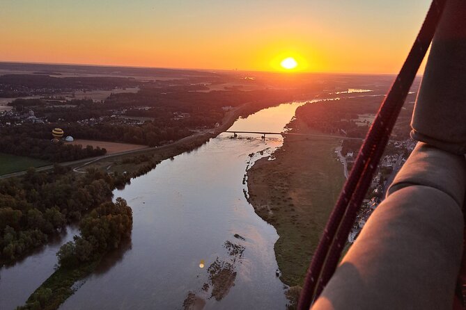 Hot Air Ballooning: Chambord, Blois, Chenonceau, Cheverny or Chaumont - Convenient Meeting and Pickup Logistics