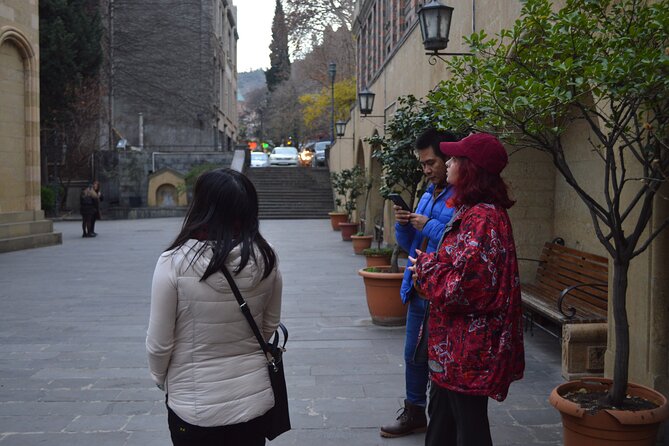 Jewish Heritage Walking Tour With Kosher Wine Tasting - Guided Tour: Insights Into Jewish History