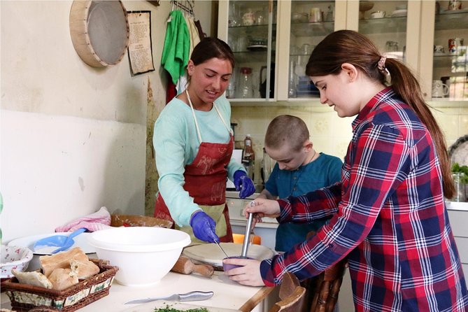 Join a Local for a Market Tour, Cooking Class and Meal in Her Tbilisi Home - Starter Dishes: Khachapuri and Khinkali