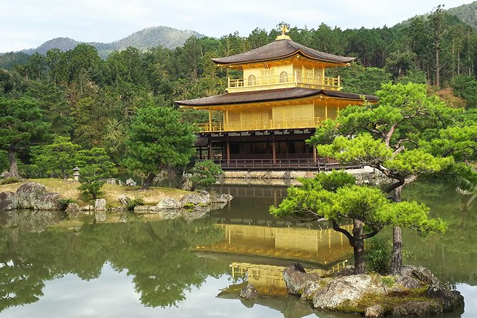 Kyoto Early Riser Platinum One-Day Walking Tour - Exploring Kinkakuji Temple