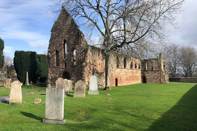 Legendary Loch Ness and Urquhart Castle Tour - Photography Opportunities