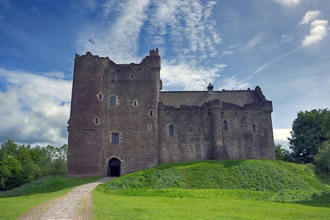 Outlander Day Tour - Tour Pricing and Included Amenities