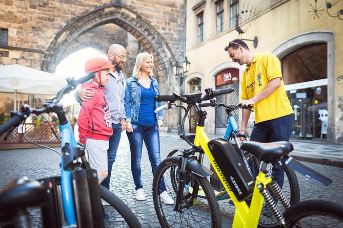 Prague E-Scooter Tour: Grand City Tour PRIVATE - Participation Guidelines