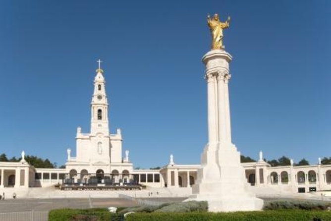 Private Fátima, Nazaré and Óbidos Full-Day Tour - Exploring Fátima