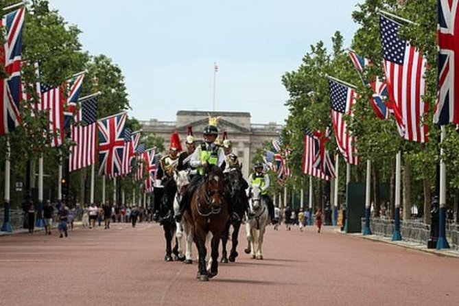 Private London Tours by Experienced Guide in Hybrid London Taxi - Customizable Experiences