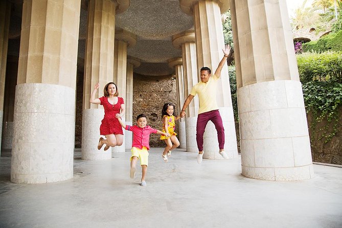 Private Park Güell Photoshoot Review - Accessibility and Additional Information