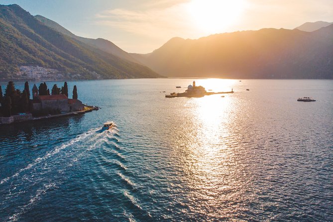 Private Speedboat Tour Review: Lady of the Rocks - Meeting and Pickup
