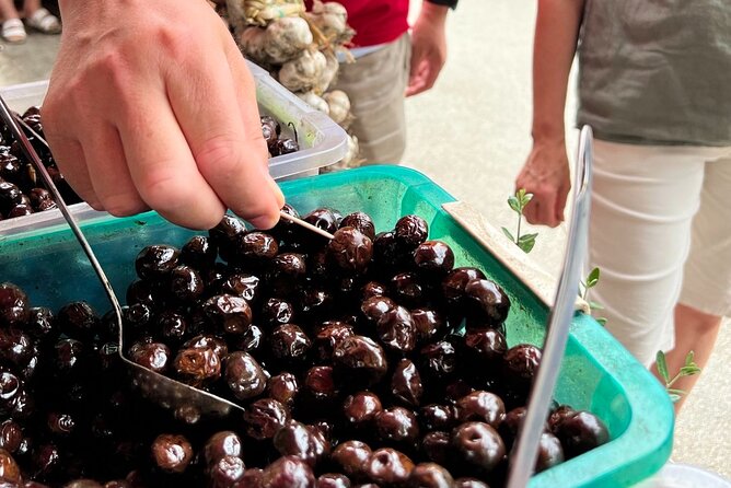 Private Split: Visit Diocletian Palace & Taste Food at the Market - The Vibrant Riva Promenade