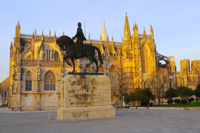 Private Tour to Fátima, Batalha, Nazaré, and Óbidos - Discovering the Medieval Charm of Óbidos