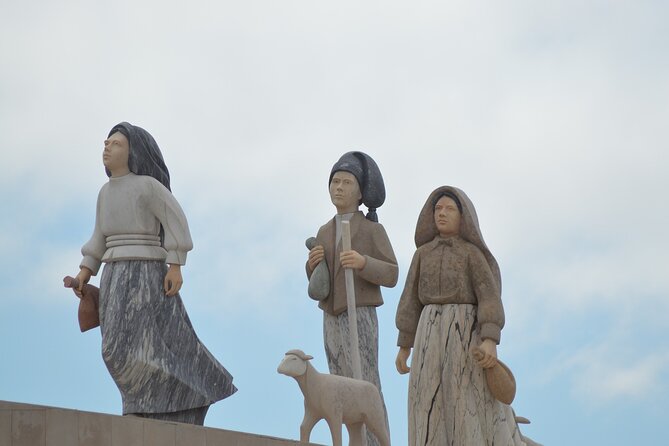 Private Tour to Fatima, Nazaré and Óbidos - Luxury Transportation and Knowledgeable Guide