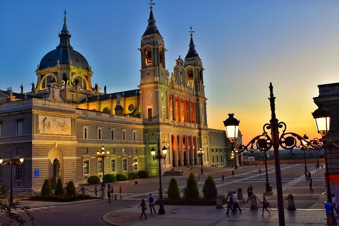Private VIP Visit to the Royal Palace and City Tour, Madrid in Full - Private Transportation