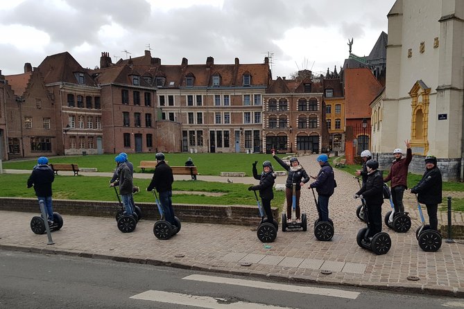 Privatized Tour - 2hrs - From the Island to Euralille - Cruising Through the Champs De Mars