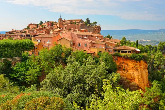 Provence Wineries and Luberon Villages Day Trip From Aix-En-Provence - Wine Tasting Adventures