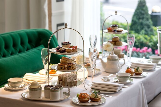 Royal London Walking Tour With High Tea at Kensington Palace - Admiring Grand Architecture and Historical Significance