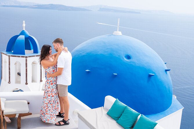 Santorini 2 Hours Private Photoshoot With a Prof. Photographer - Exploring Santorinis Iconic Locations