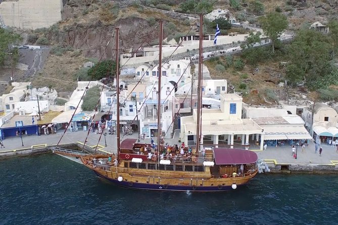Santorini Volcano Sunset Cruise Including Dinner on Board - Meeting and Pickup Arrangements