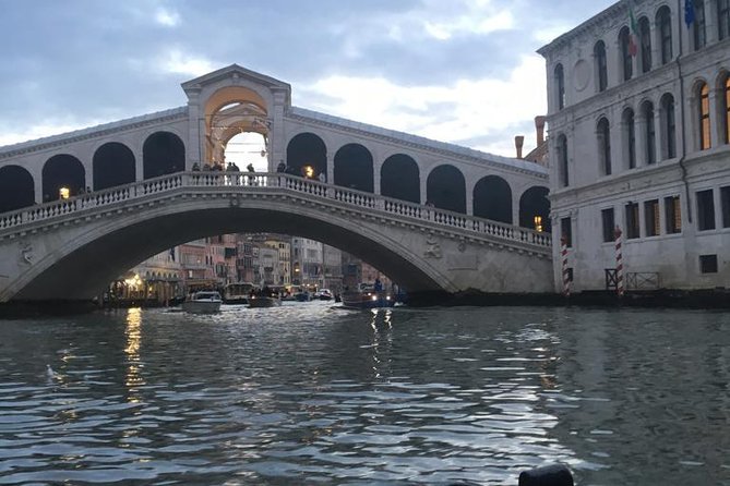 Skip the Line: Best of Venice Private Tour Including San Marco Doges Palace and Gondola Ride - Meeting Point and Accessibility