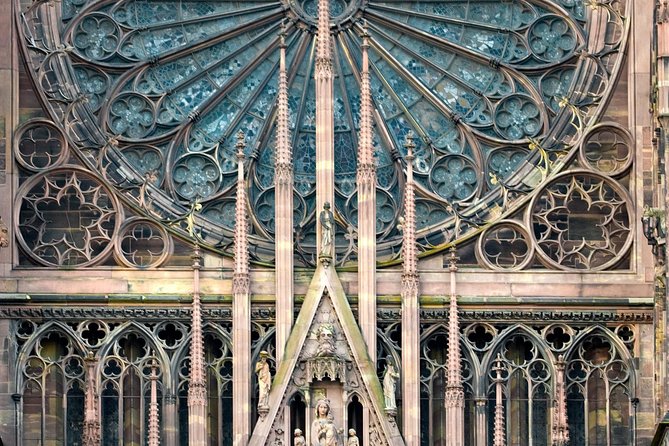 Skip the Line: Milan Duomo Guided Tour & Hop on Hop off Optional - Architecture of the Duomo