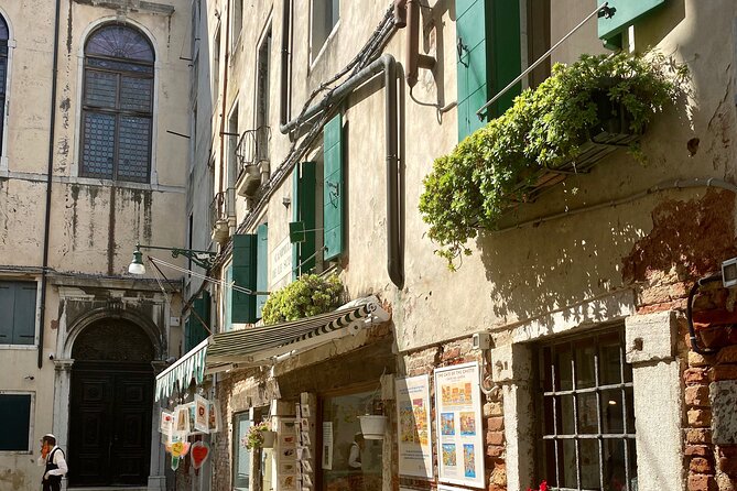 Small-Group Walking Tour of the Jewish Ghetto in Venice - Historical Insights