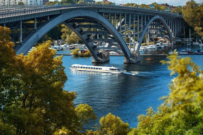 Stockholm Bridges Sightseeing Cruise - Duration and Capacity