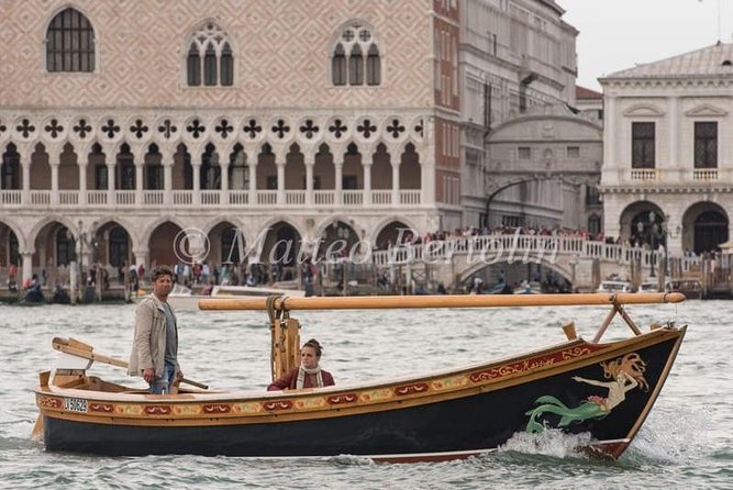 Sunset Traditional Boat Tour With Prosecco - The Sunset Experience