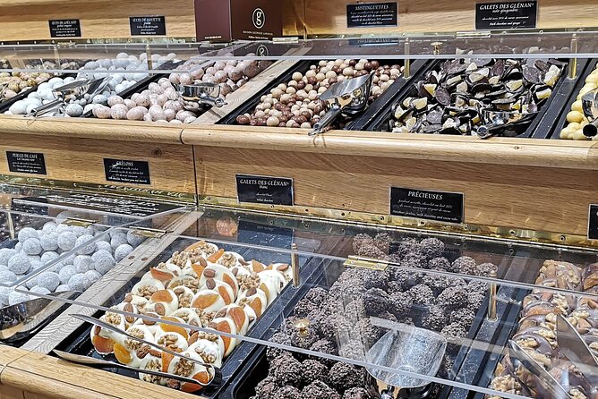 Sweet & Chocolate Family Treasure Hunt in Paris - Visits to the Oldest Chocolate Shop in Paris