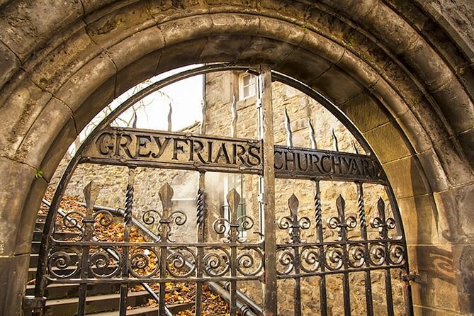 Tales From the Crypts: Ghouls, Graves and Ghostly Tales - The Cryptic Chronicles of Witchcraft and Castle Curses
