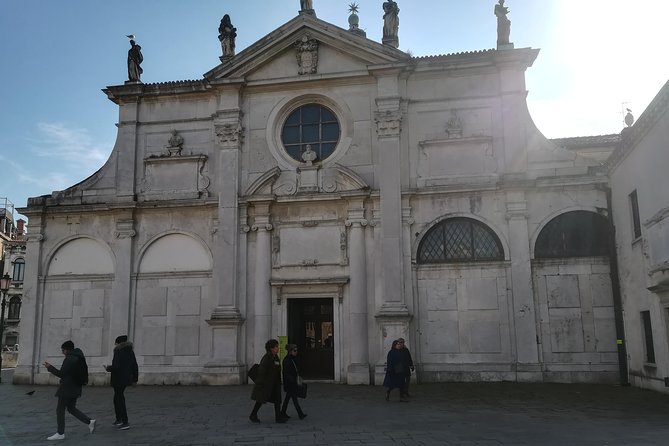 The Essence of Venice in a Stress Free Small Group Walking Tour With a Top Guide - Insider Tips for Navigating Venice Like a Local