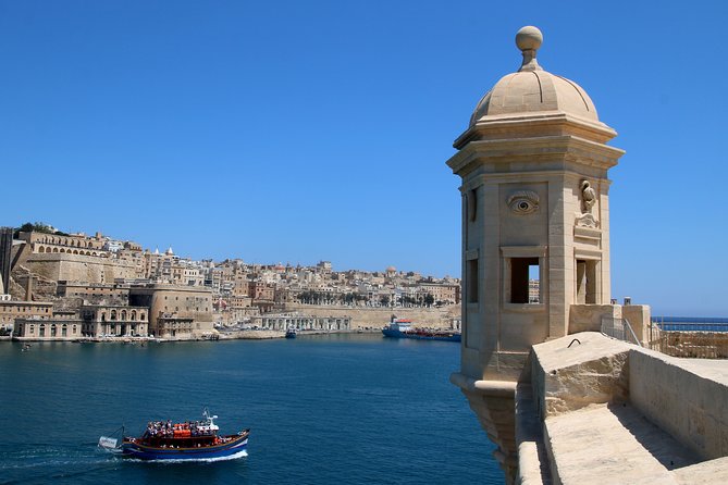 The Traditional Harbour Cruise - Commentary and On-board Amenities