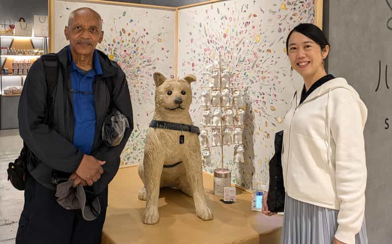 Tokyo: Loyal Dog Hachiko Tour Following in His Footsteps - Exploring Hachikos Grave