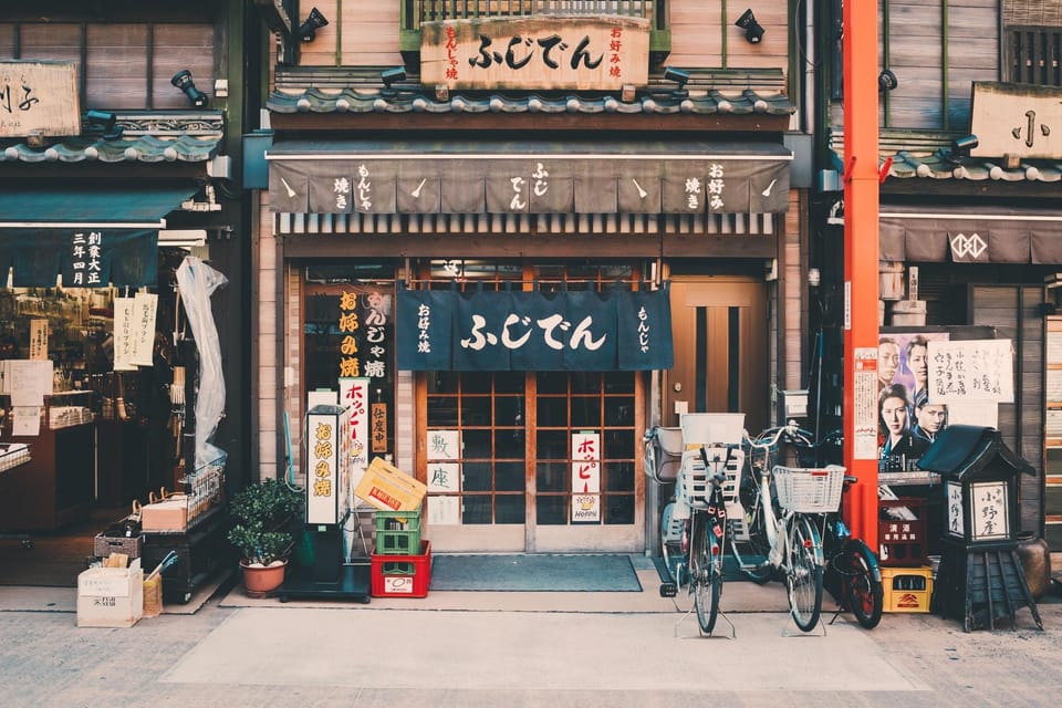Tokyo Must-See Attractions Private Walking Tour With A Guide - Tsukiji Outer Market: Savoring the Freshest Seafood