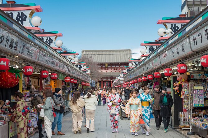 Tokyo Small Group Tour With Guide - Guide Expertise and Engagement