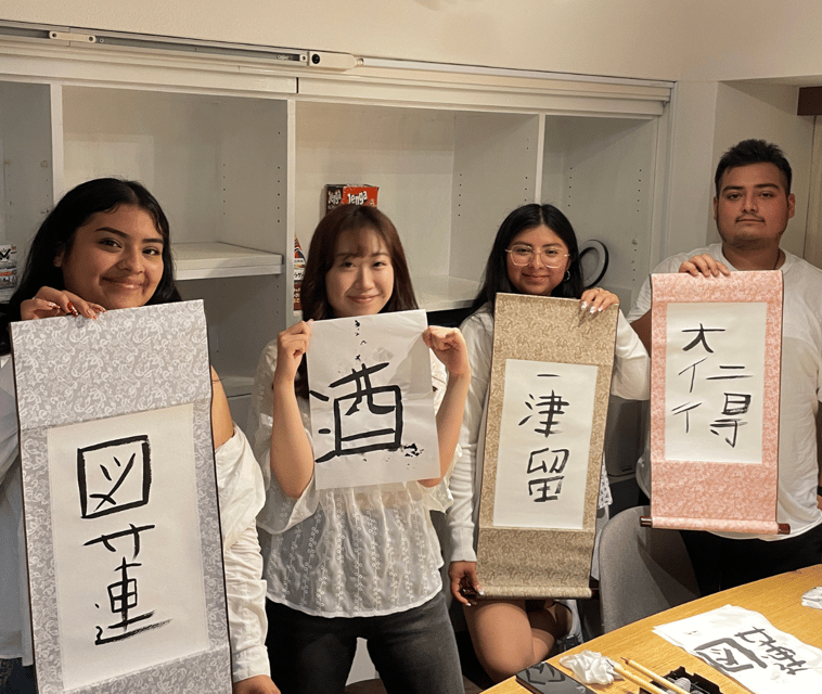 Tokyo：Calligraphy Find Your Name in Kanji+ Designed Shirts◎ - Selecting Kanji Characters