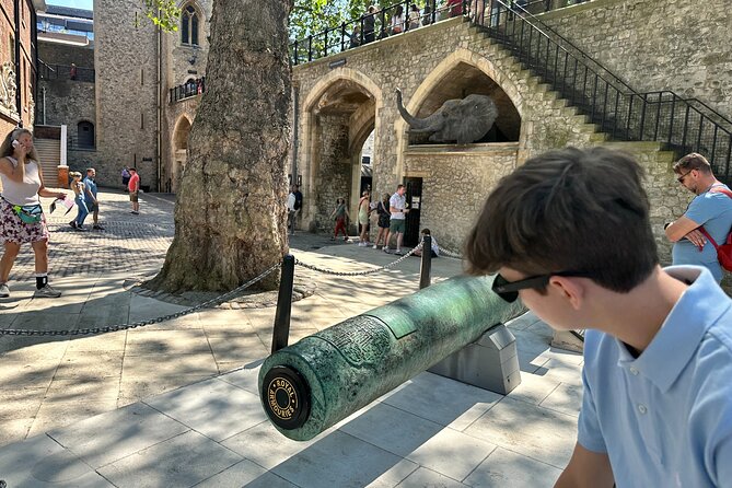 Tower of London for Kids & Families Private Guided Tour With Pre-Booked Tickets - Accessibility and Recommendations