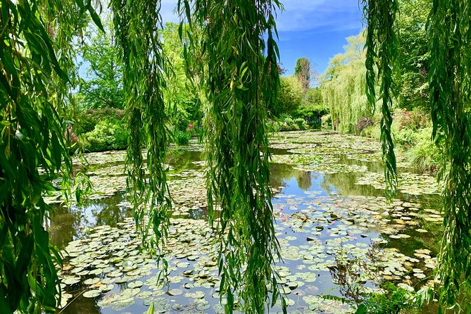 Versailles Palace and Giverny Private Guided Tour From Paris - Pickup and Meeting Details