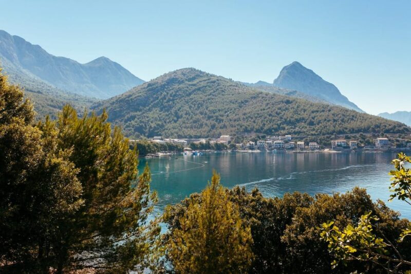 Vevey: Express Walk With a Local in 60 Minutes - Insights Into Local Lifestyle and History