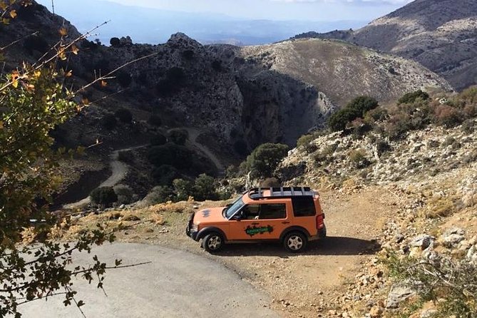 VIP Luxury Private Tour - Full Day - 4x4 Excursion With Land Rover - Vehicle and Accessibility