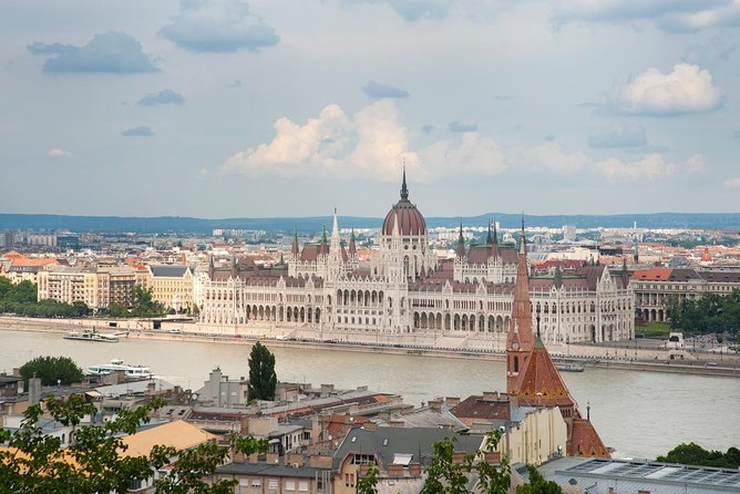 Walk in Buda With Hospital in the Rock Underground Cave Visit - Uncovering Buda Castle