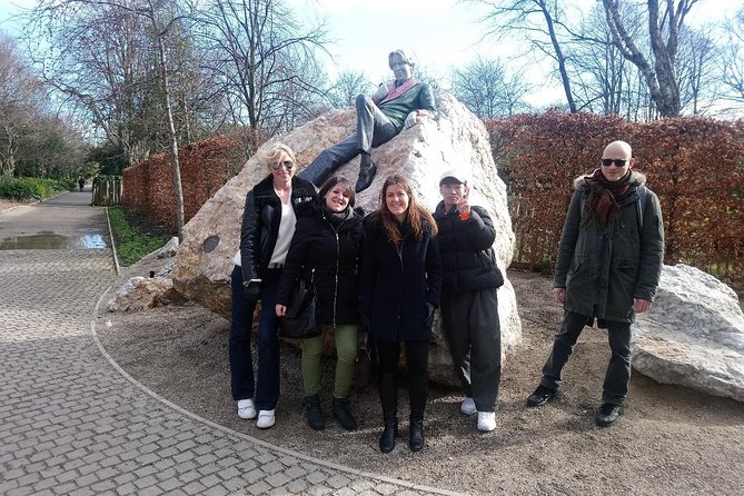 Walking Tour in Merrion Square Park With a Pint of Guinness Dublin Rogues Tour - Connecting With Irelands Heritage Through Stories