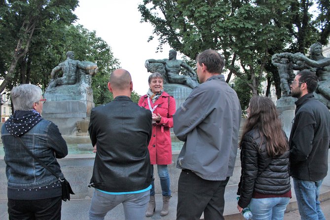 Walking Tour in Small Groups in English - Reviews and Feedback