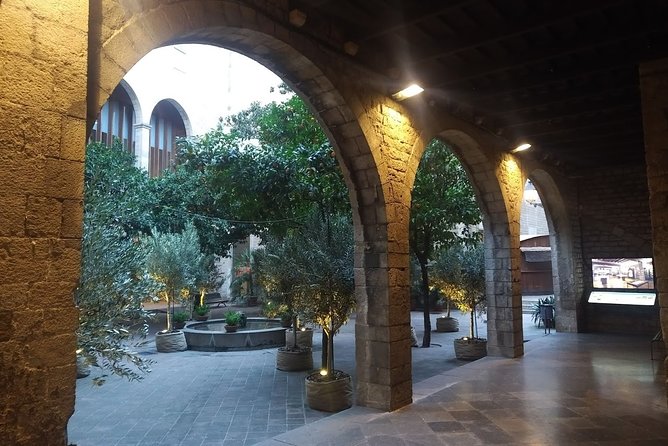 Walking Tour of the Gothic Quarter of Barcelona With Pintxos Tasting - Cancellation and Payment Policy