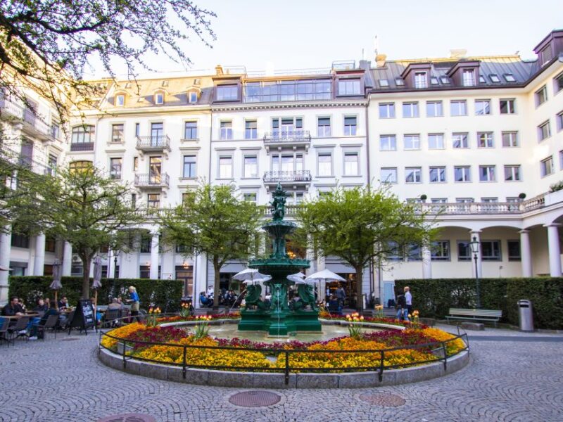 Zurich: Exclusive Swiss Banking Tour With a Local - Insights Into Switzerlands Banking History